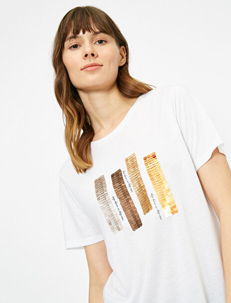 Koton Kadın Pul Payet Detaylı Önü Baskılı Bisiklet Yaka Tişört