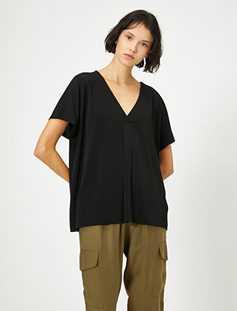 Koton Kadın Dökümlü Kumaş Bol Kesim Kısa Kollu Tişört