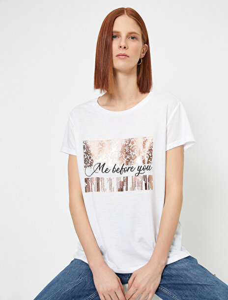 Koton Kadın Yazı Baskılı Şal Desenli Tişört