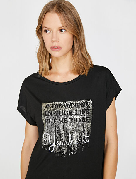 Koton Kadın Parlak Baskı Detaylı Tişört