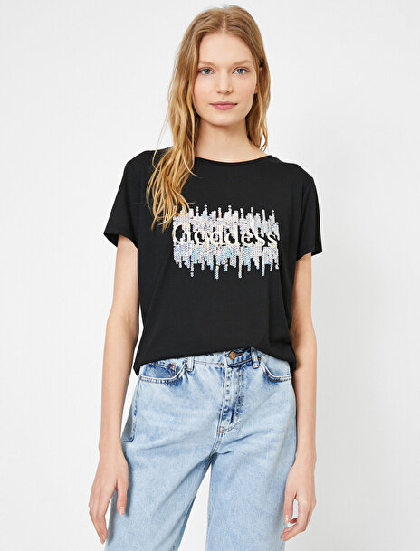 Koton Kadın Yazı Baskılı Pul Detaylı Tişört