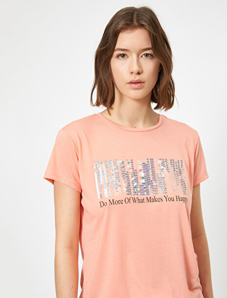 Koton Kadın Yazı Baskılı Pul Detaylı Tişört