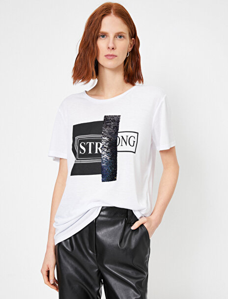 Koton Kadın Pul Detaylı Yazı Baskılı Tişört