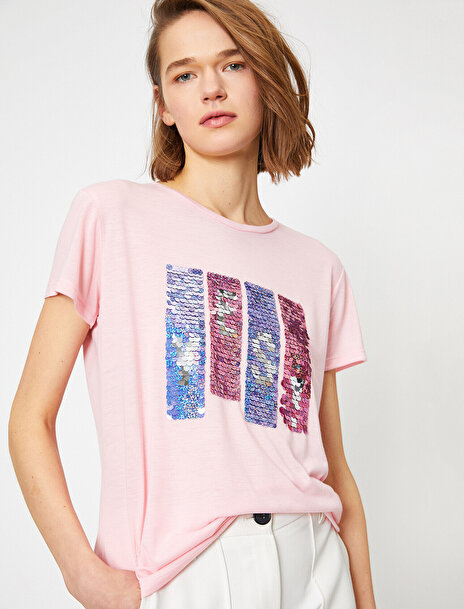 Koton Kadın Pul Payet Detaylı Bisiklet Yaka Tişört