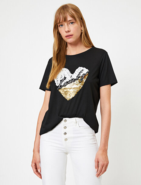 Koton Kadın Bisiklet Yaka Yazılı Baskılı Pul İşlemeli Kısa Kollu Tişört