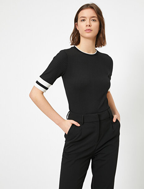 Koton Kadın Kol Detaylı Fitilli Bisiklet Yaka Tişört