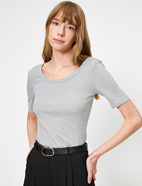 Koton Kadın Oyuk Yaka Kısa Kollu Tişört