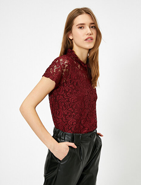 Koton Kadın Dantel Detaylı Bisiklet Yaka Tişört