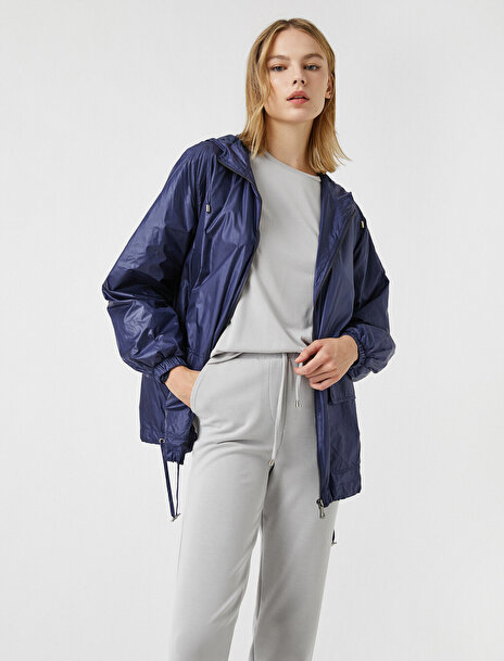 Koton Kadın Kapüşonlu Cep Detaylı Yağmurluk