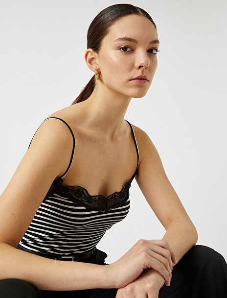 Koton Kadın Dantel Detaylı Çizgili Atlet