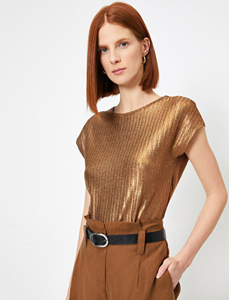 Koton Kadın Parlak Bisiklet Yaka Standart Kalıp Tişört