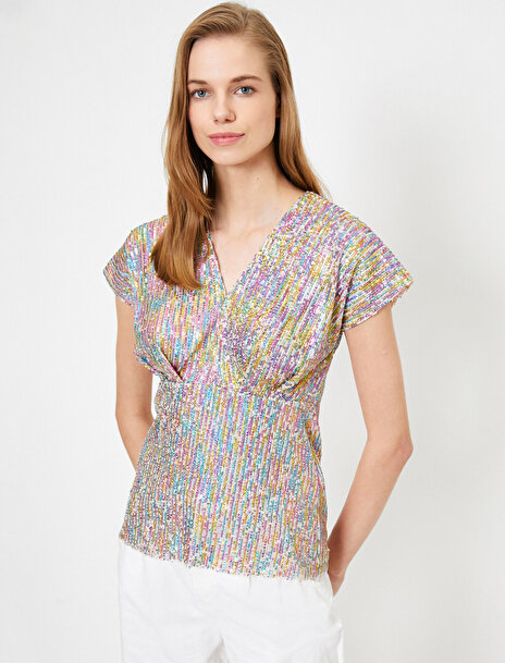 Koton Kadın Payetli V Yaka Büzgü Detaylı Kısa Kollu Bluz