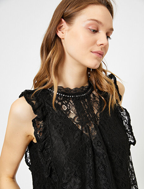 Koton Kadın Dantel Fırfır Detaylı Dik Yaka Kolsuz Top