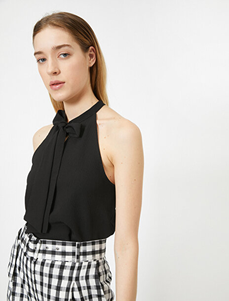 Koton Kadın Fular Detayli Halter Yaka Atlet