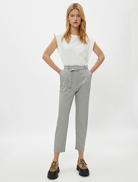 Koton Kadın Yüksek Bel Kemer Detaylı Ekoseli Pantolon
