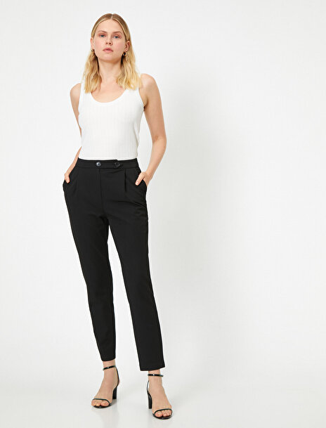 Koton Kadın Yüksek Bel Pilili Düğme Detaylı Havuç Pantolon