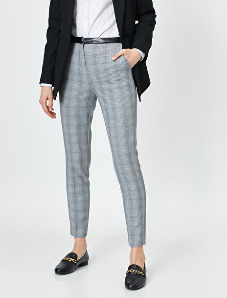 Koton Kadın Ekoseli Slim Fit Pantolon Koton Kadın Ekoseli Slim Fit Pantolon