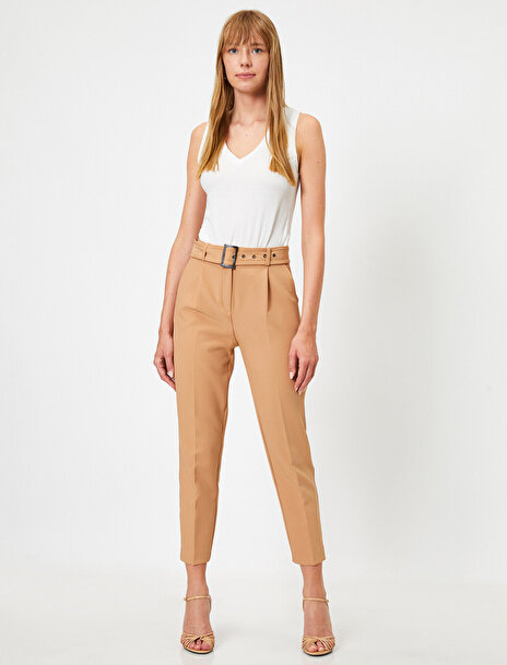 Koton Kadın Kemerli Havuç Kesim Pantolon