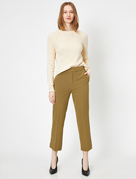 Koton Kadın Kısa Yırtmaçlı Paça Pantolon