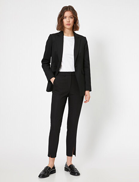 Koton Kadın Kısa Paça Yırtmaç Detaylı Pantolon