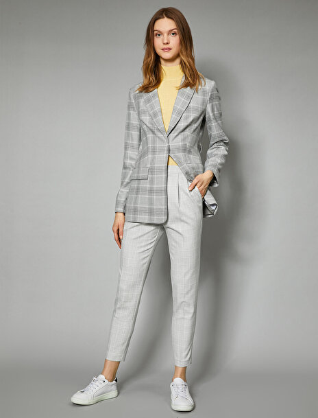 Koton Kadın Kareli Pilili Havuç Pantolon Koton Kadın Kareli Pilili Havuç Pantolon