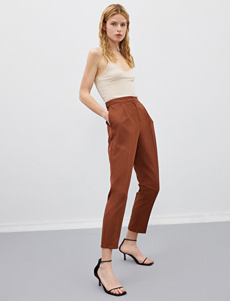 Koton Kadın Pilili Normal Bel Pantolon