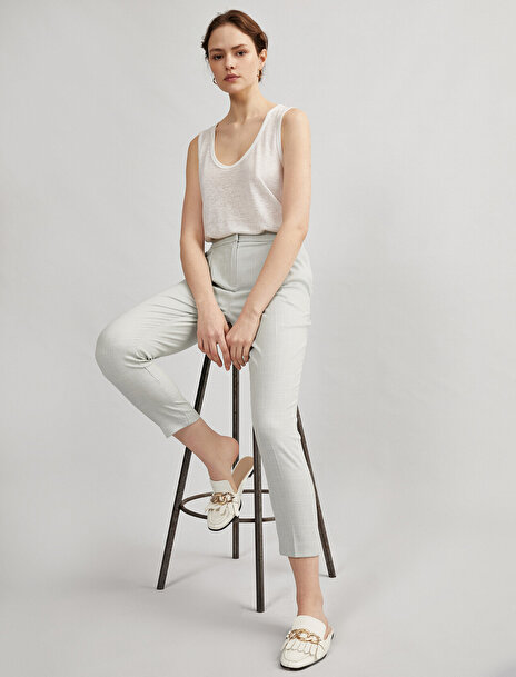 Koton Kadın Kısa Paça Pilili Pantolon