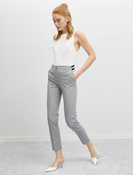 Koton Kadın Çizgili Arka Beli Lastikli Pantolon Koton Kadın Çizgili Arka Beli Lastikli Pantolon