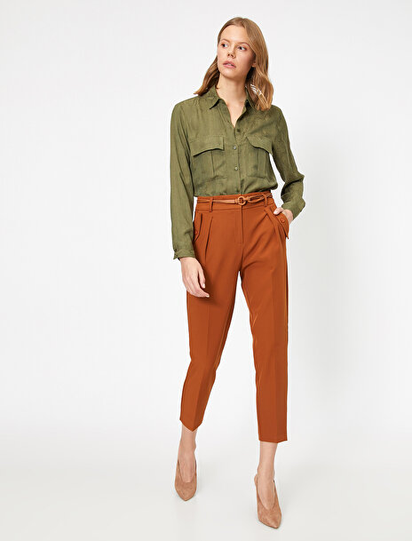 Koton Kadın Kemer Detaylı Pilili Pantolon Koton Kadın Kemer Detaylı Pilili Pantolon