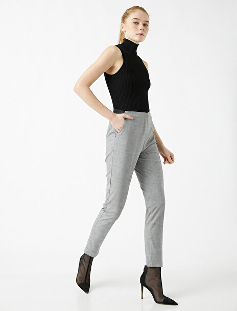Koton Kadın Ekose Slim Crop Pantolon Koton Kadın Ekose Slim Crop Pantolon