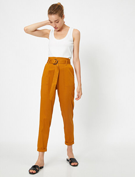 Koton Kadın Kemer Detaylı Yüksek Bel Pamuklu Dokuma Pantolon