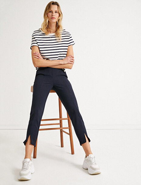 Koton Kadın Kemer Detaylı Paçası Yırtmaçlı Pantolon