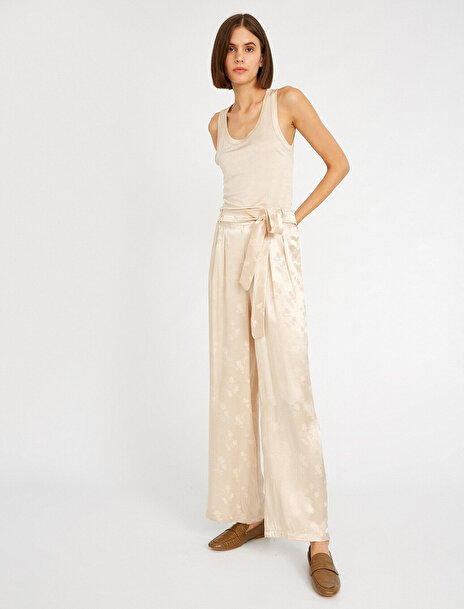 Koton Kadın Kemerli Yüksek Bel Jakarlı Geniş Paça Pantolon