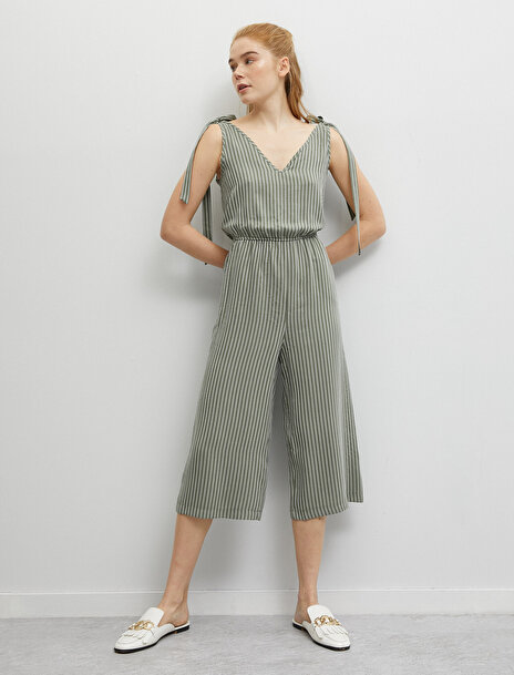 Koton Kadın Doğal Dokulu Kumaştan Omzu Bağlama Detaylı Çizgili Tulum