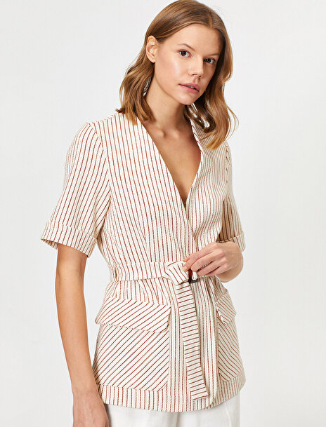 Koton Kadın Kısa Kol V Yaka Kemerli Ceket