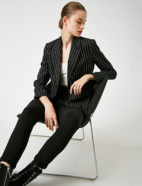 Koton Kadın Cep Detaylı Çizgili Blazer Ceket