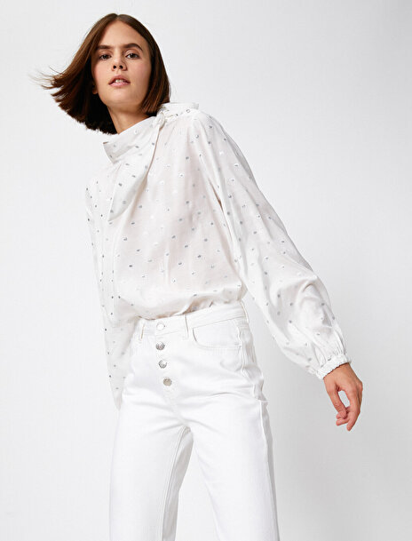 Koton Kadın Uzun Kollu Parlak Puantiyeli Fular Yaka Bluz