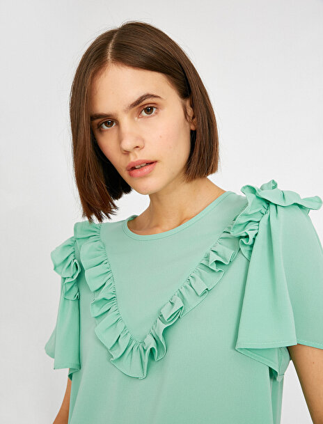 Koton Kadın Kısa Kollu Bisiklet Yaka Fırfırlı Bluz
