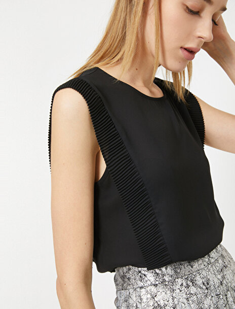 Koton Kadın Kısa Kollu Volanlı Bluz