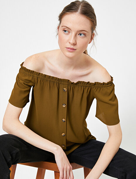 Koton Kadın Düşük Omuzlu Düğme Detaylı Bluz Koton Kadın Düşük Omuzlu Düğme Detaylı Bluz