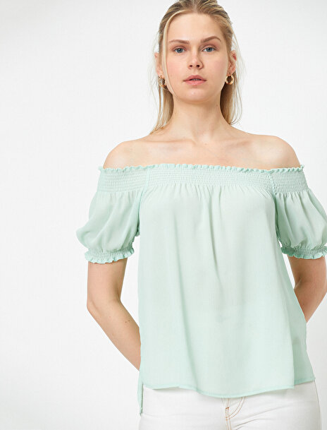 Koton Kadın Omzu Açık Kısa Kollu Fırfır Detaylı Bluz