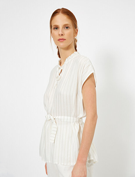 Koton Kadın Yaka Bağlama Detaylı Kısa Kollu Bluz