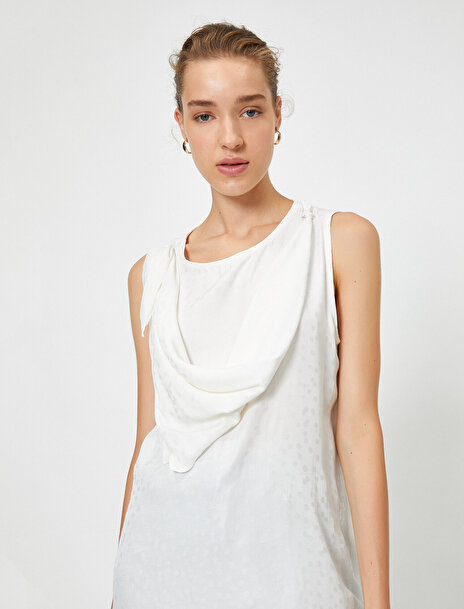 Koton Kadın Drape Detaylı Bisiklet Yaka Bluz Koton Kadın Drape Detaylı Bisiklet Yaka Bluz