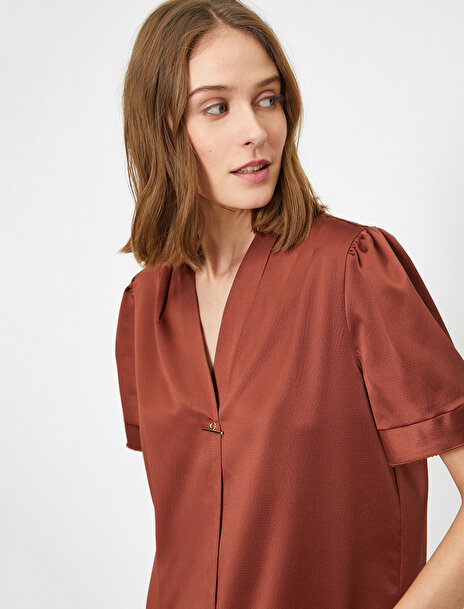 Koton Kadın Kısa Kollu V Yaka Saten Bluz