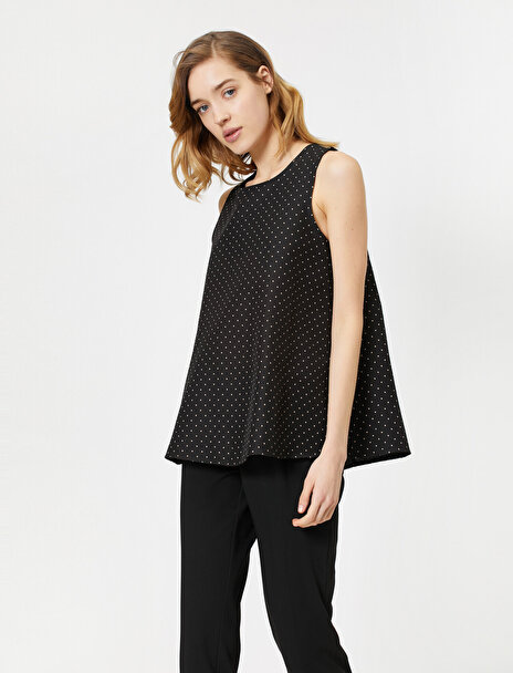 Koton Kadın Bisiklet Yaka Kolsuz Puantiyeli Bluz