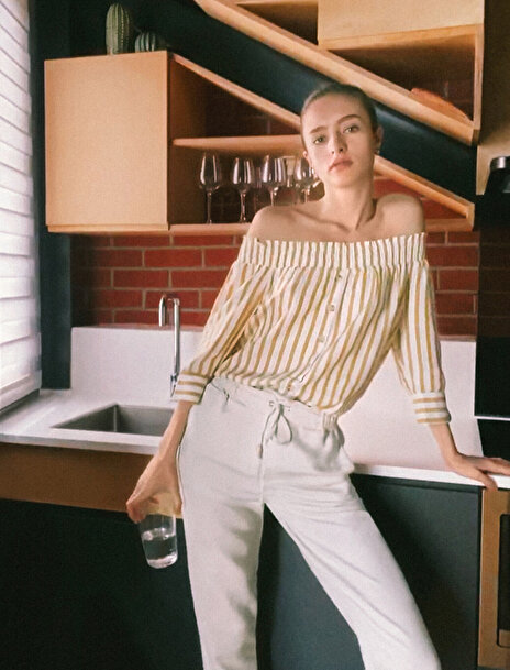 Koton Kadın Kısa Kollu Düşük Omuzlu Çizgili Bluz