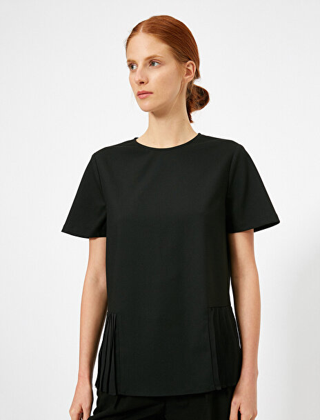 Koton Kadın Kısa Kollu Pilise Detaylı Bluz