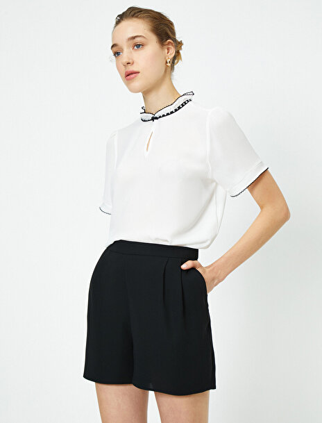 Koton Kadın Yaka Detaylı Kısa Kollu İnci Detaylı Bluz