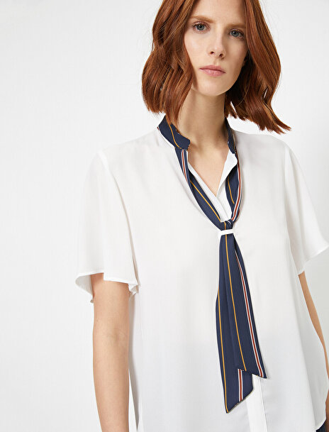 Koton Kadın Fular Detaylı Kısa Kollu Bluz