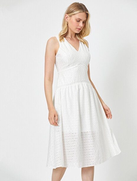 Koton Kadın Dantel Görünümlü V Yaka Midi Elbise